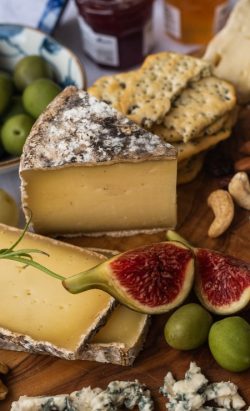 How to Create a Beautiful French Cheese Platter