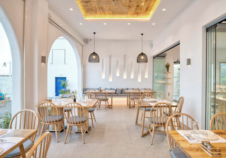 These are the Top Paros Seaside Lunch Spots