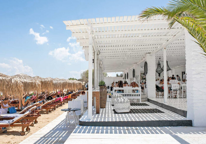 These are the Top Paros Seaside Lunch Spots