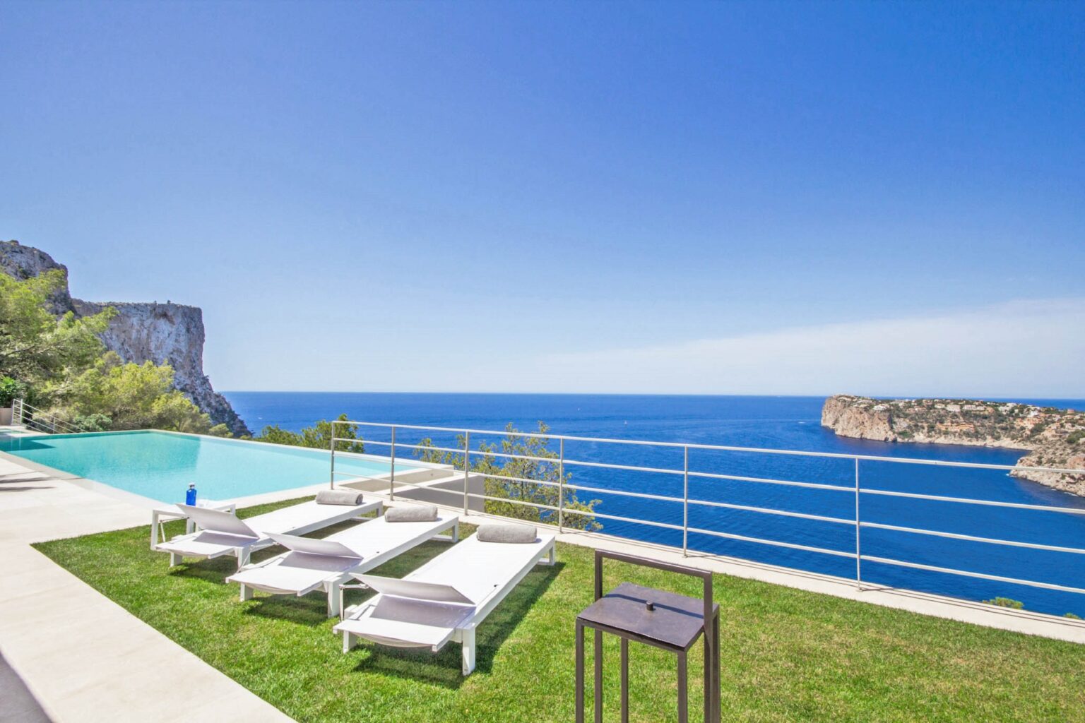 Summer Wanderlust: 6 Gorgeous Pools in Mallorca